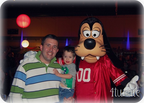 Disney Quest 2010: Character Greetings | 4tunate
